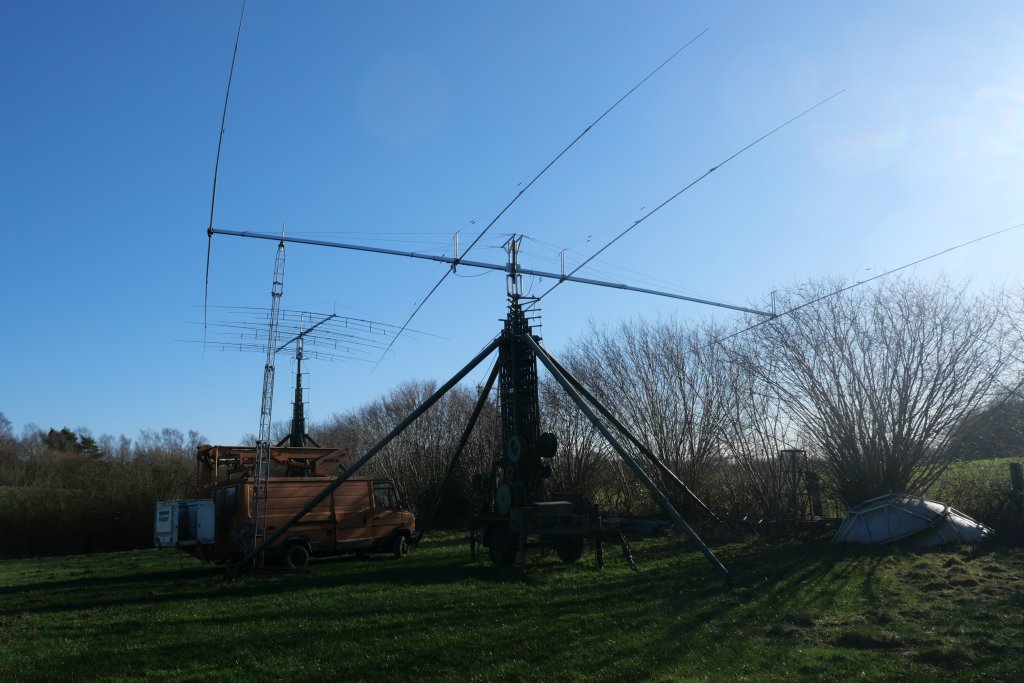 DL0SHF - Images and Information